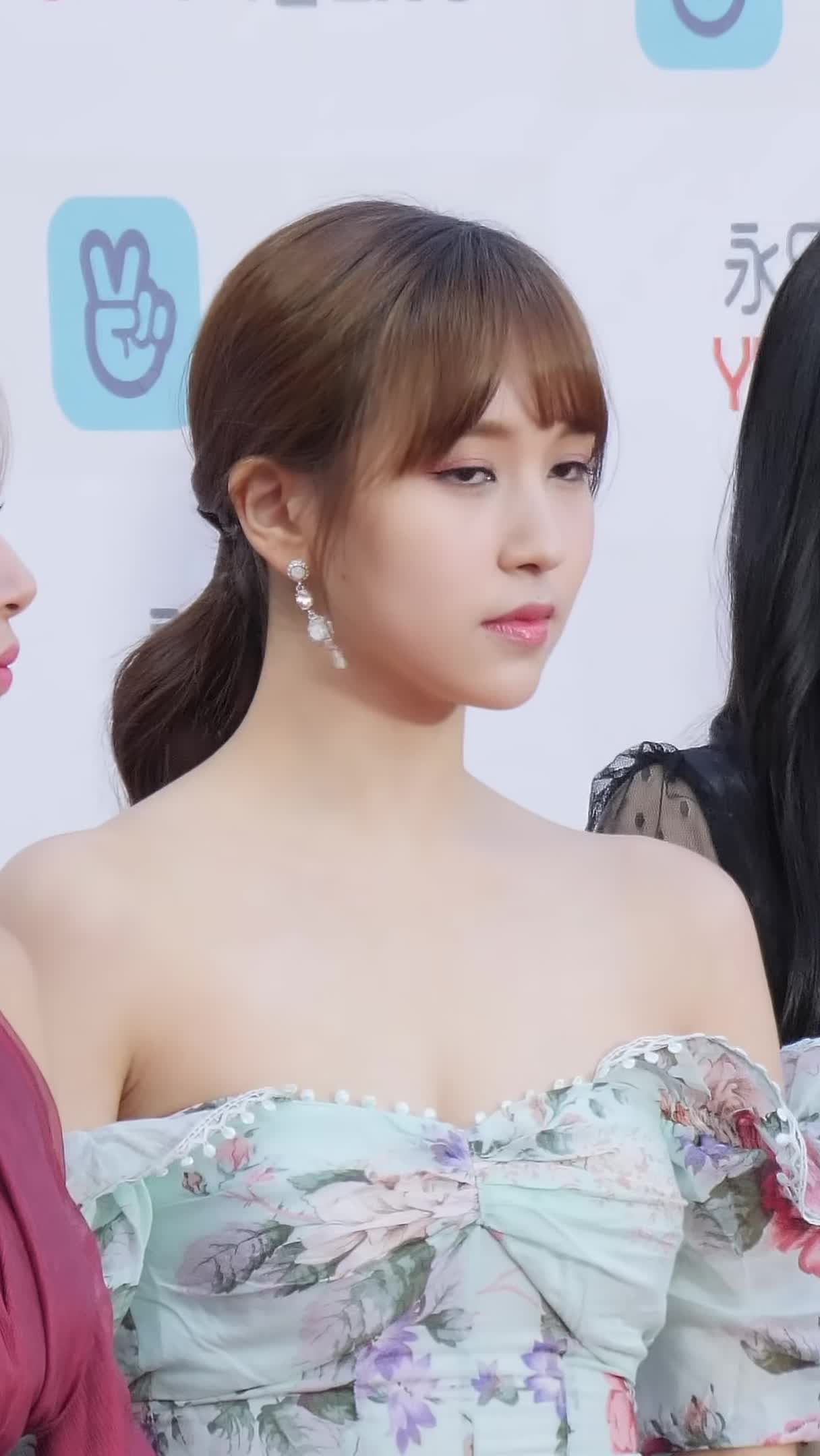 TWICE - Mina | Scrolller