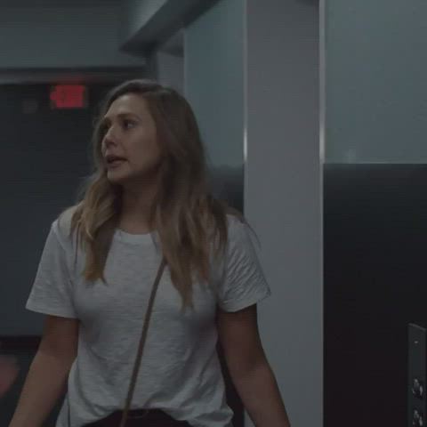 Elizabeth olsen + seat belt effect = pure pleasure | Scrolller