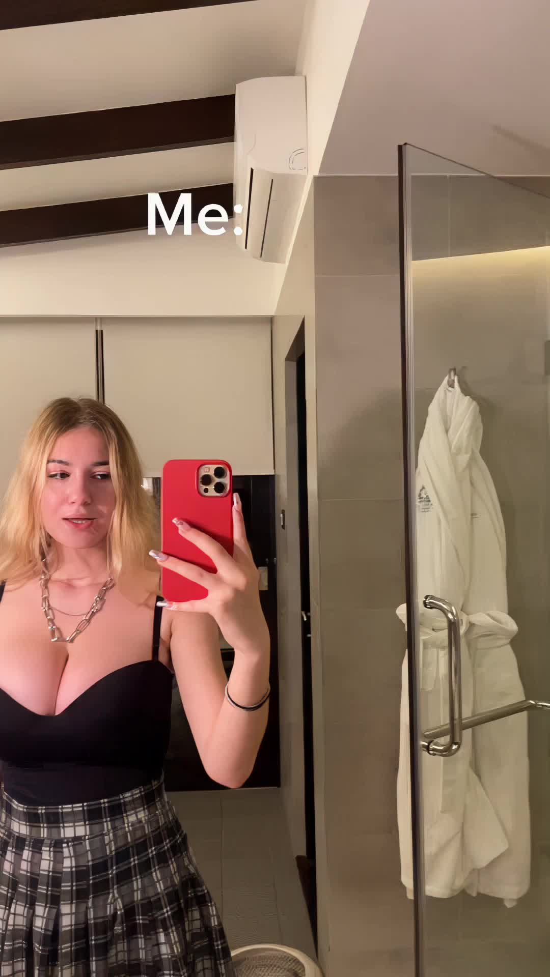 Cleavage | Scrolller