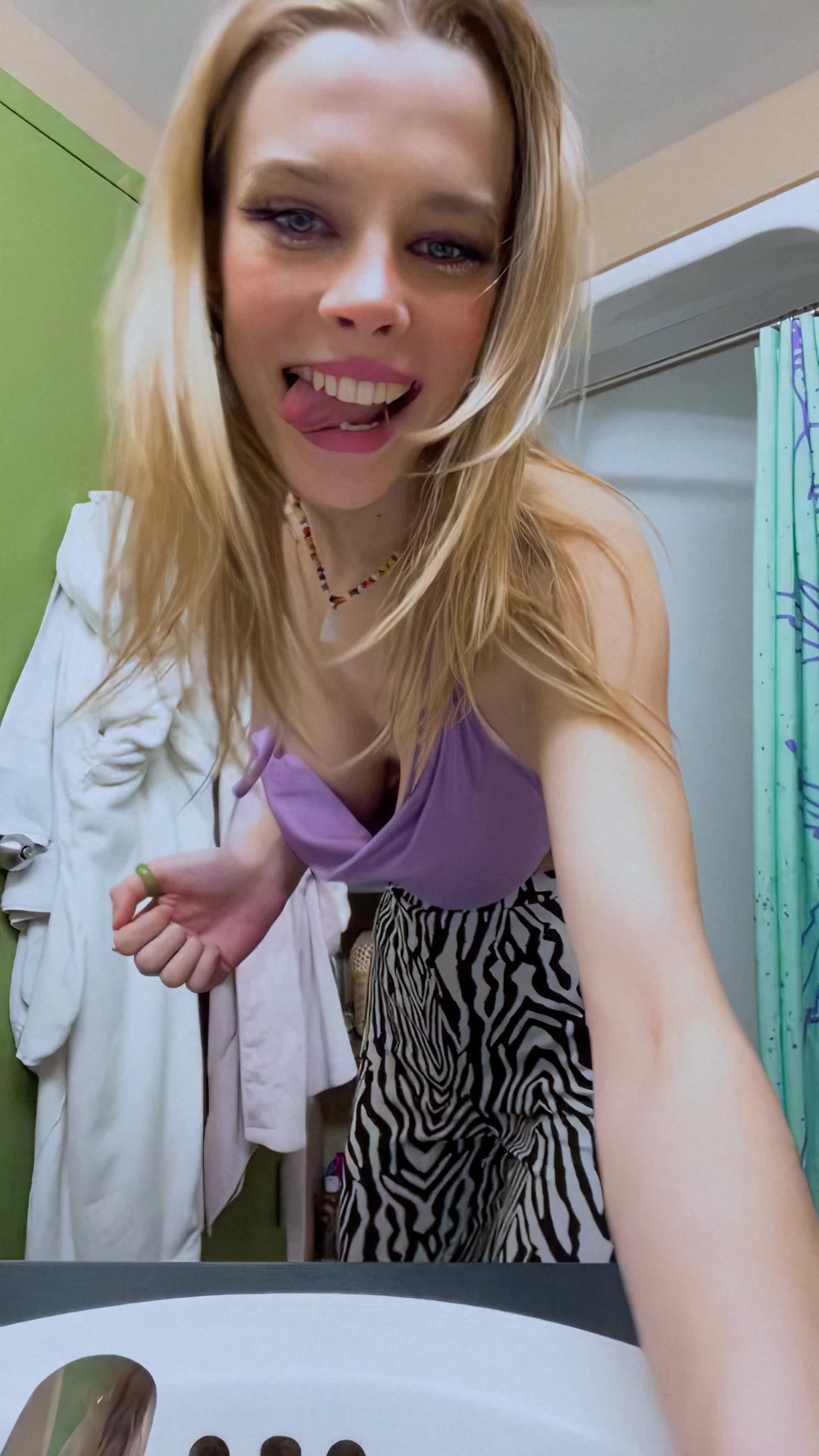 ️ ️𝗖𝗵𝗲𝗰𝗸 𝗖𝗼𝗺𝗺𝗲𝗻𝘁 𝗙𝗼𝗿 𝗛𝗲𝗿 𝗢𝗻𝗹𝘆𝗳𝗮𝗻𝘀 𝗠𝗲𝗴𝗮 𝗹𝗶𝗻𝗸 ️ ️ | Scrolller