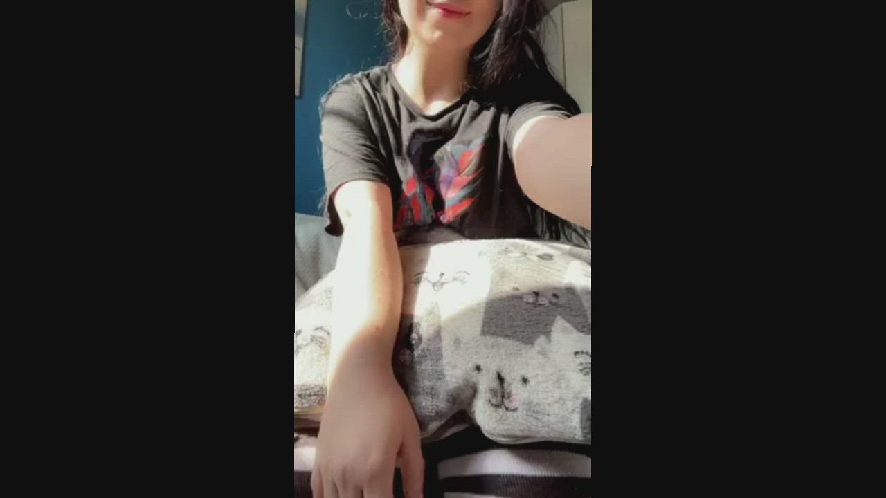 Slut dropping her tits for alphas | Scrolller