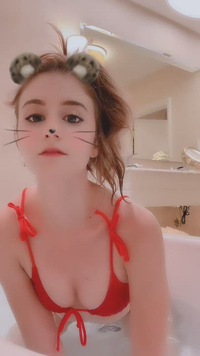 Messy lil kitten in training | Scrolller