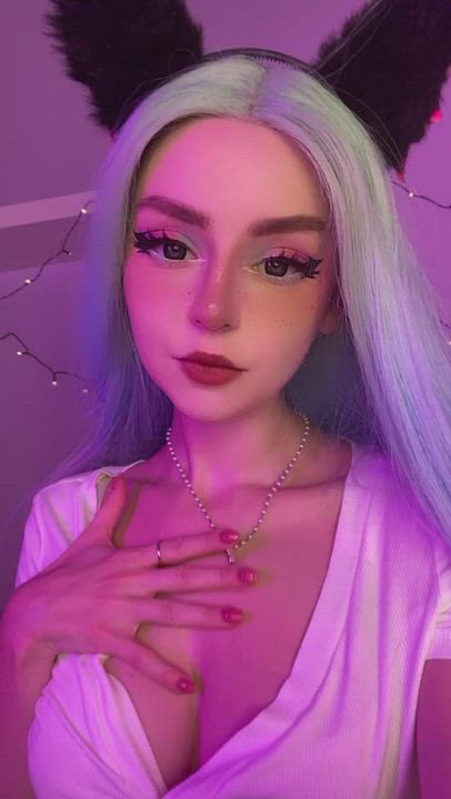 Use three word to describe my boobs! | Scrolller