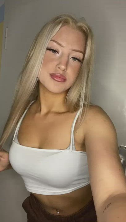 I wanna fuck a random redditor 🍒any takers? | Scrolller