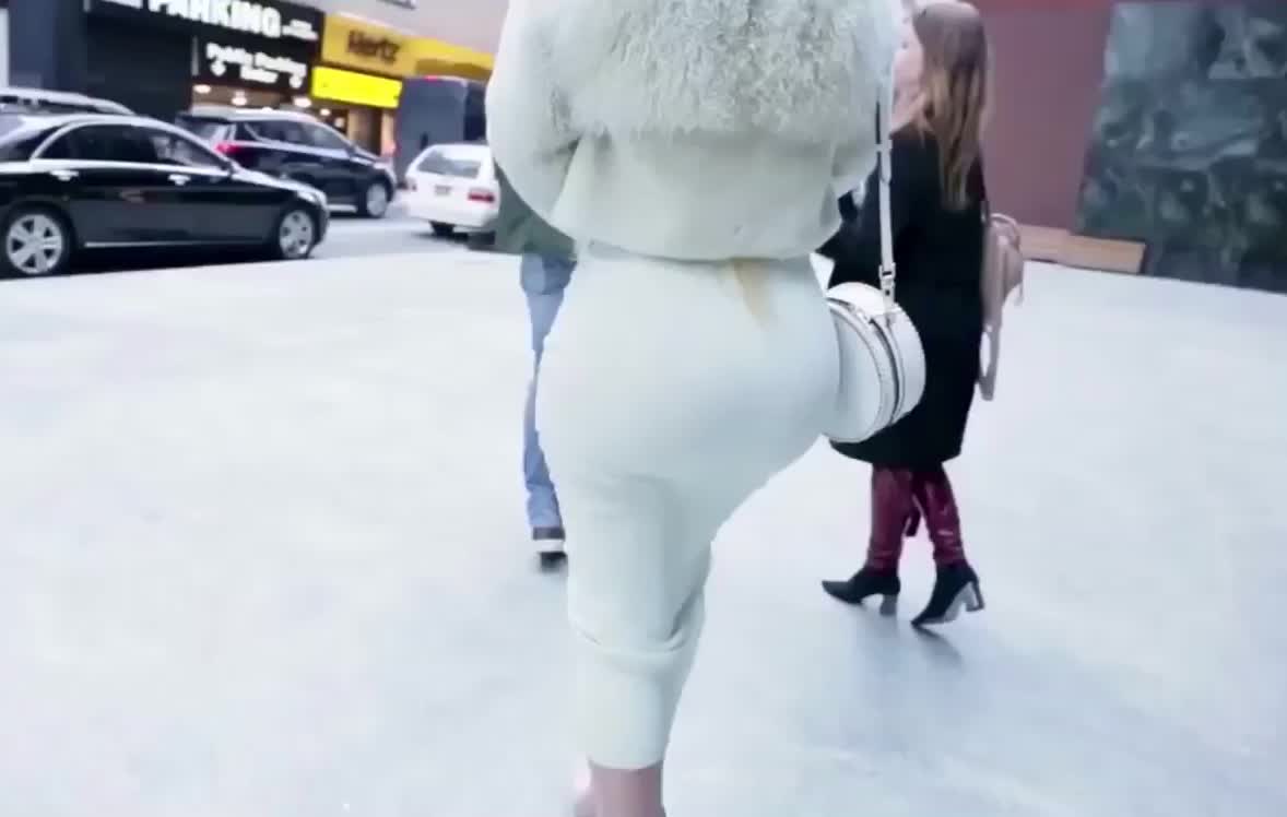 Big Booty Candid | Scrolller