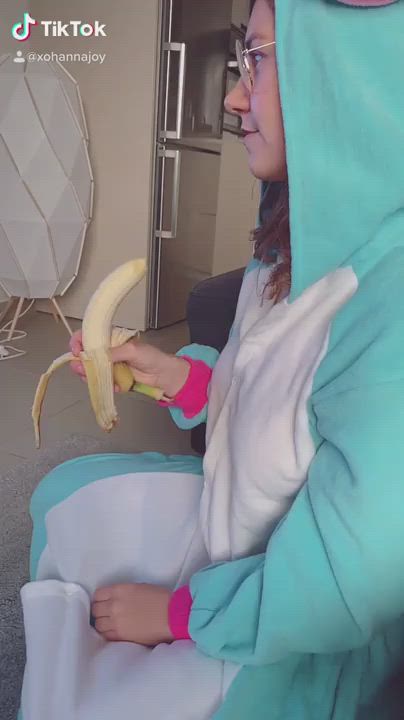 Deepthroating a huge.... banana | Scrolller