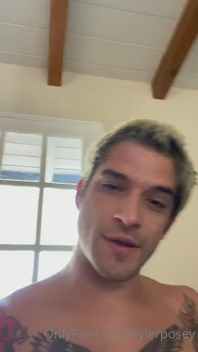 Tyler Posey - American Actor | Scrolller