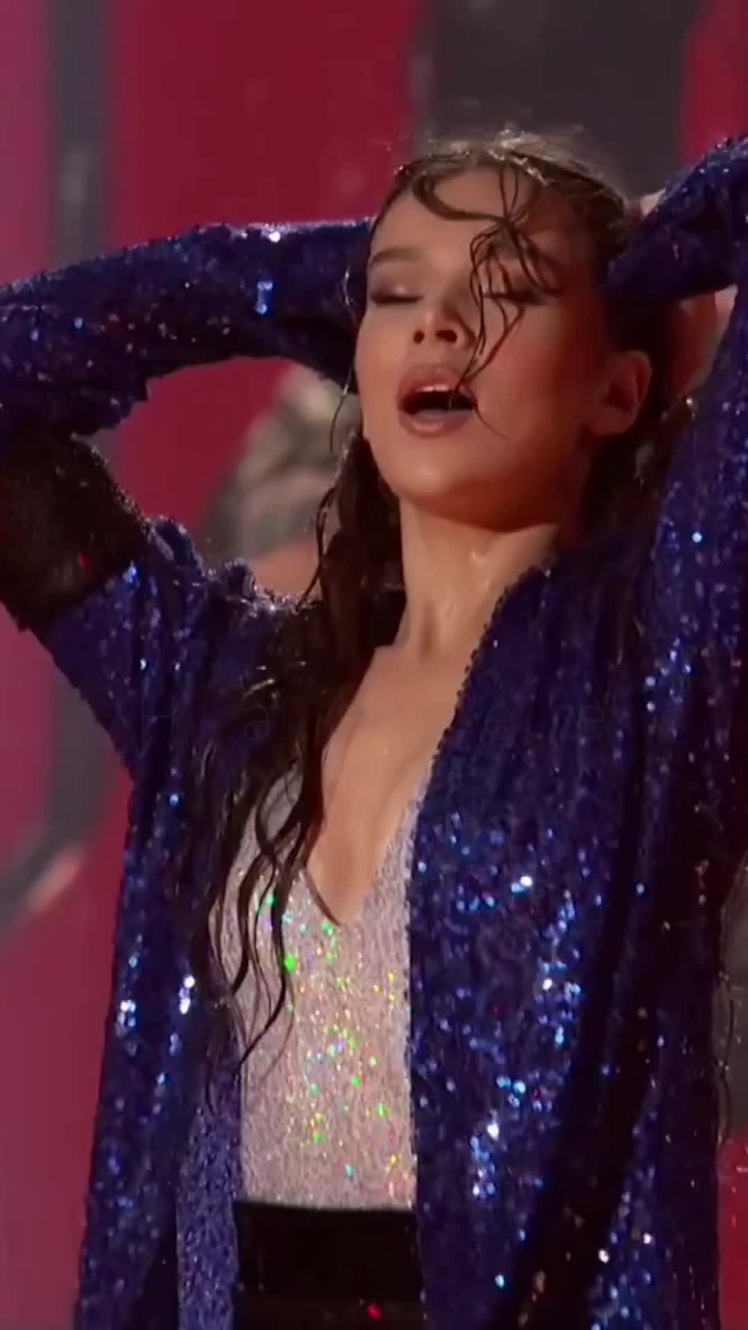 Hailee's Lip Sync Battle Retouch | Scrolller