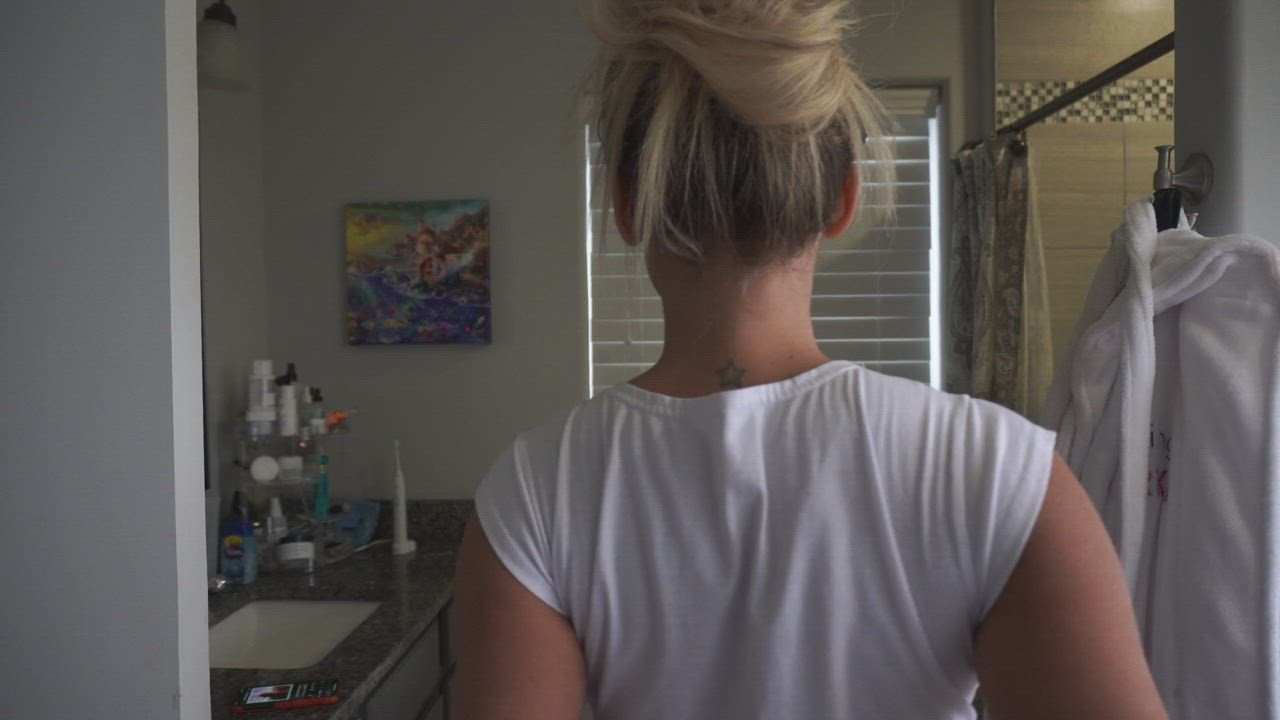 claudiafijal white tee shirt meets water | Scrolller