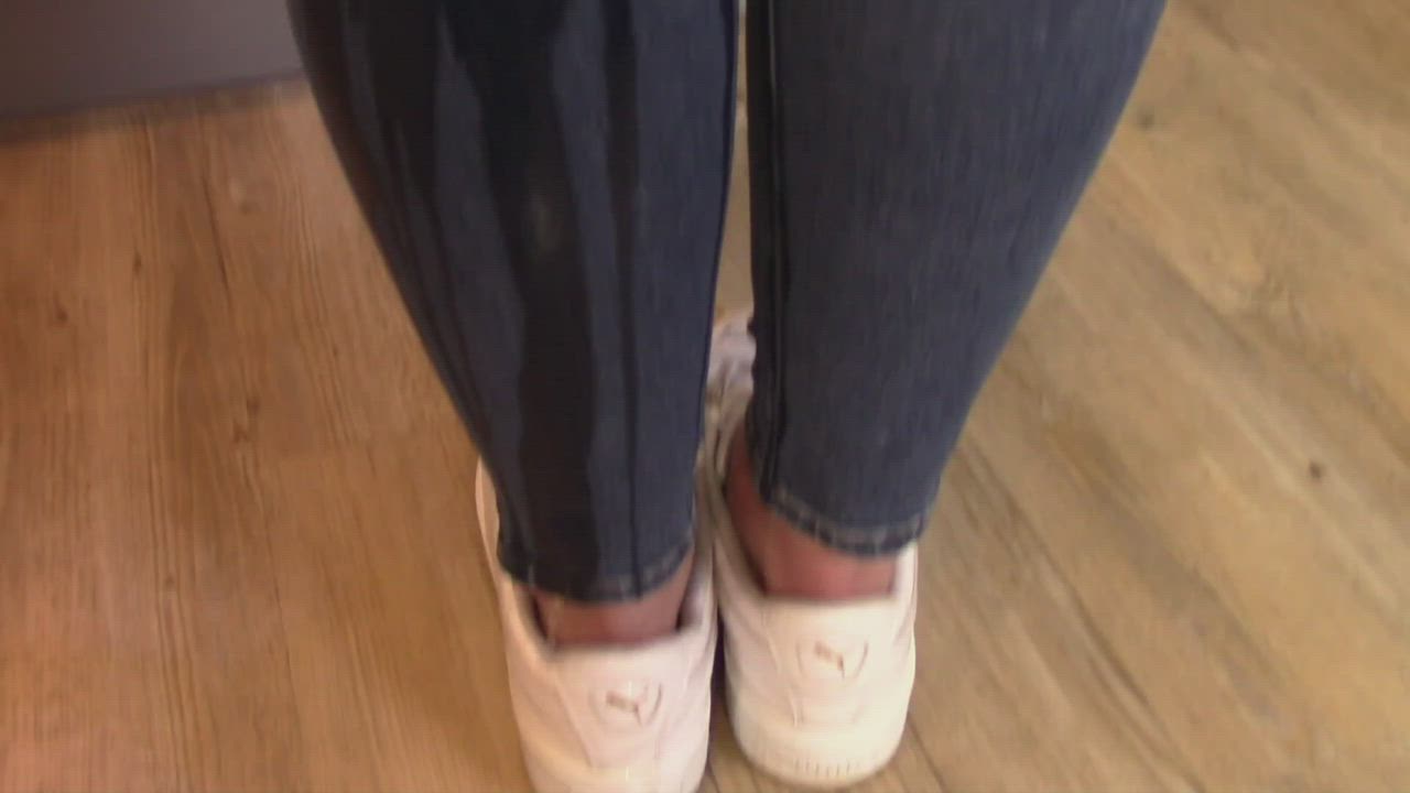 [F] [OC] Peeing My Jeans Everywhere | Scrolller