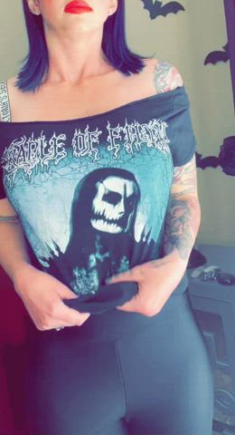 Wicked Wednesday 34DDD titty drop 🦇[OC] | Scrolller