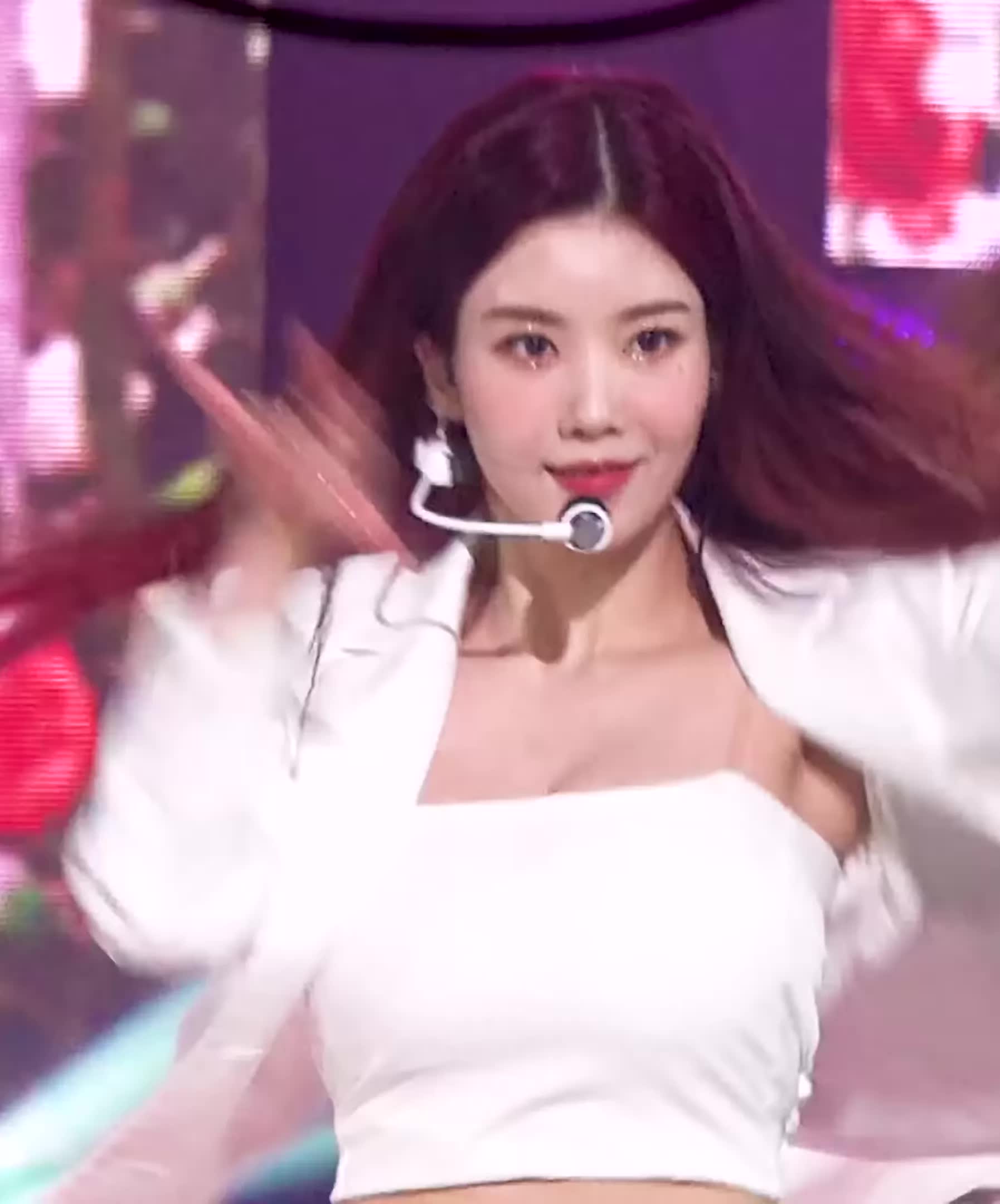 Discover more like Kpopfap: IZ*ONE - Eunbi and Related Content | Scrolller