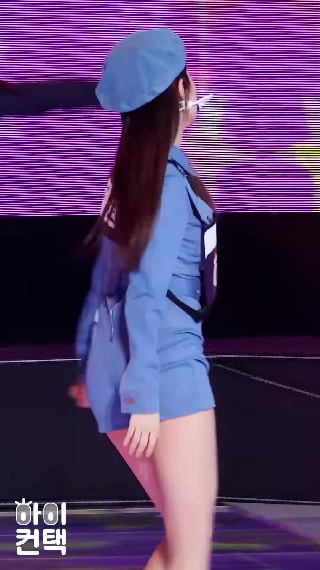 Hyewon has a booty GIF by Chuy711 | Scrolller