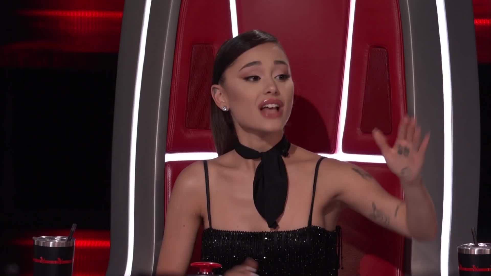 Ariana Grande's mouth looks delicious. Those glossy lips! | Scrolller