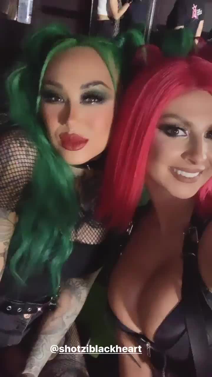 Shotzi and her friend Danni | Scrolller