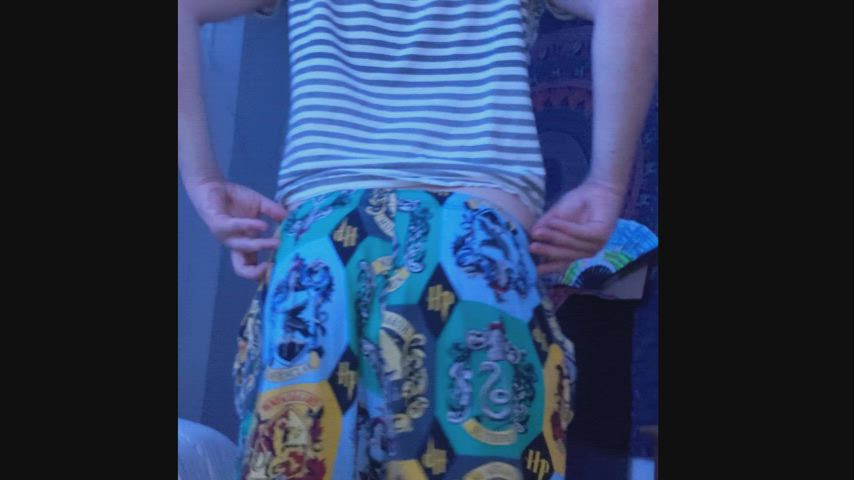 Pulling out a huge plug from under my PJ's | Scrolller