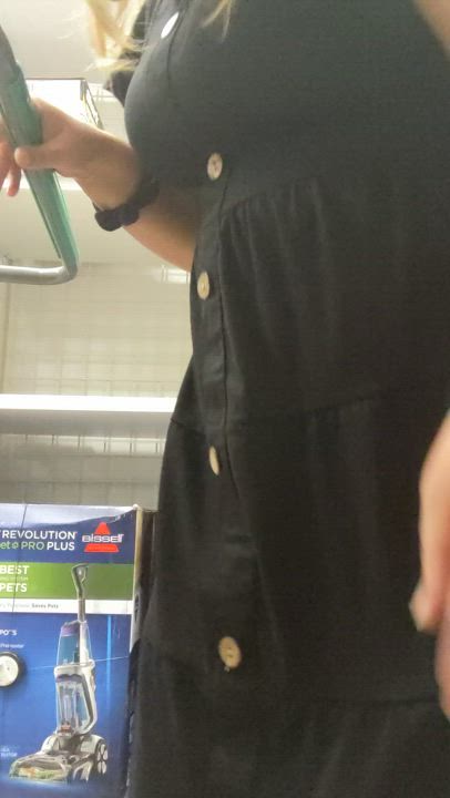 Flashing in public gives me such a rush 🥵 | Scrolller