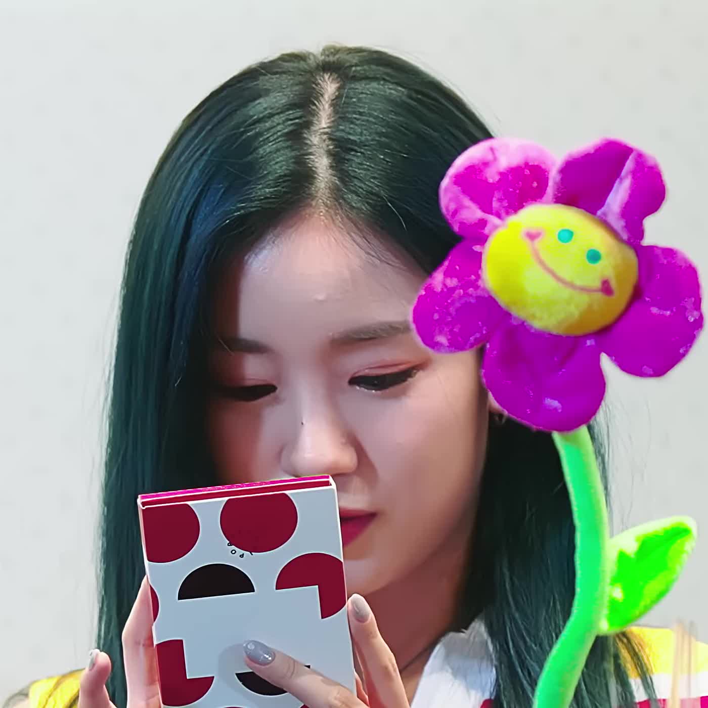 Surprise! | Scrolller