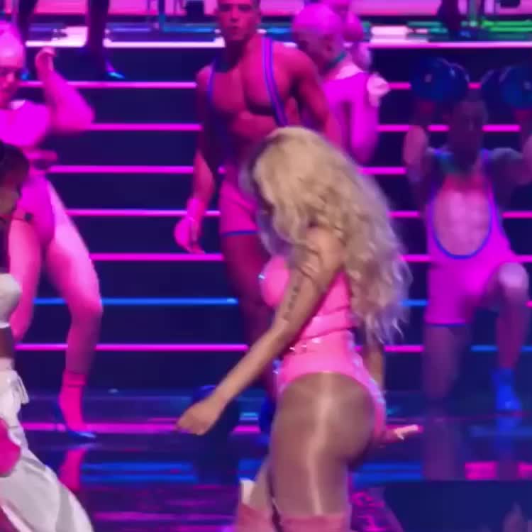 Meaty Cheeks | Scrolller