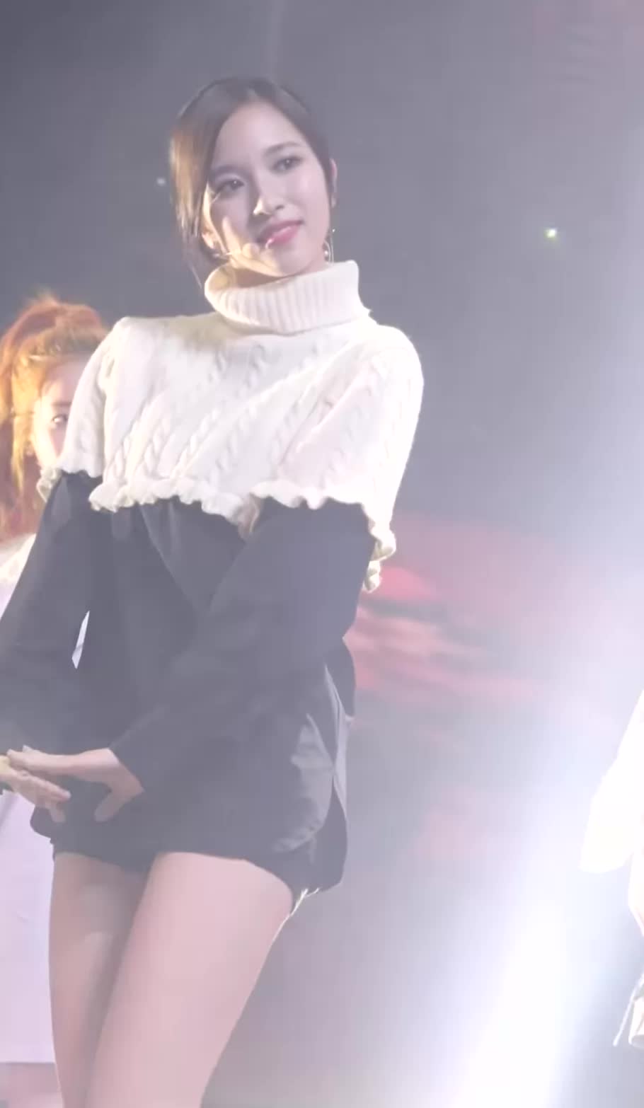 TWICE - Mina | Scrolller