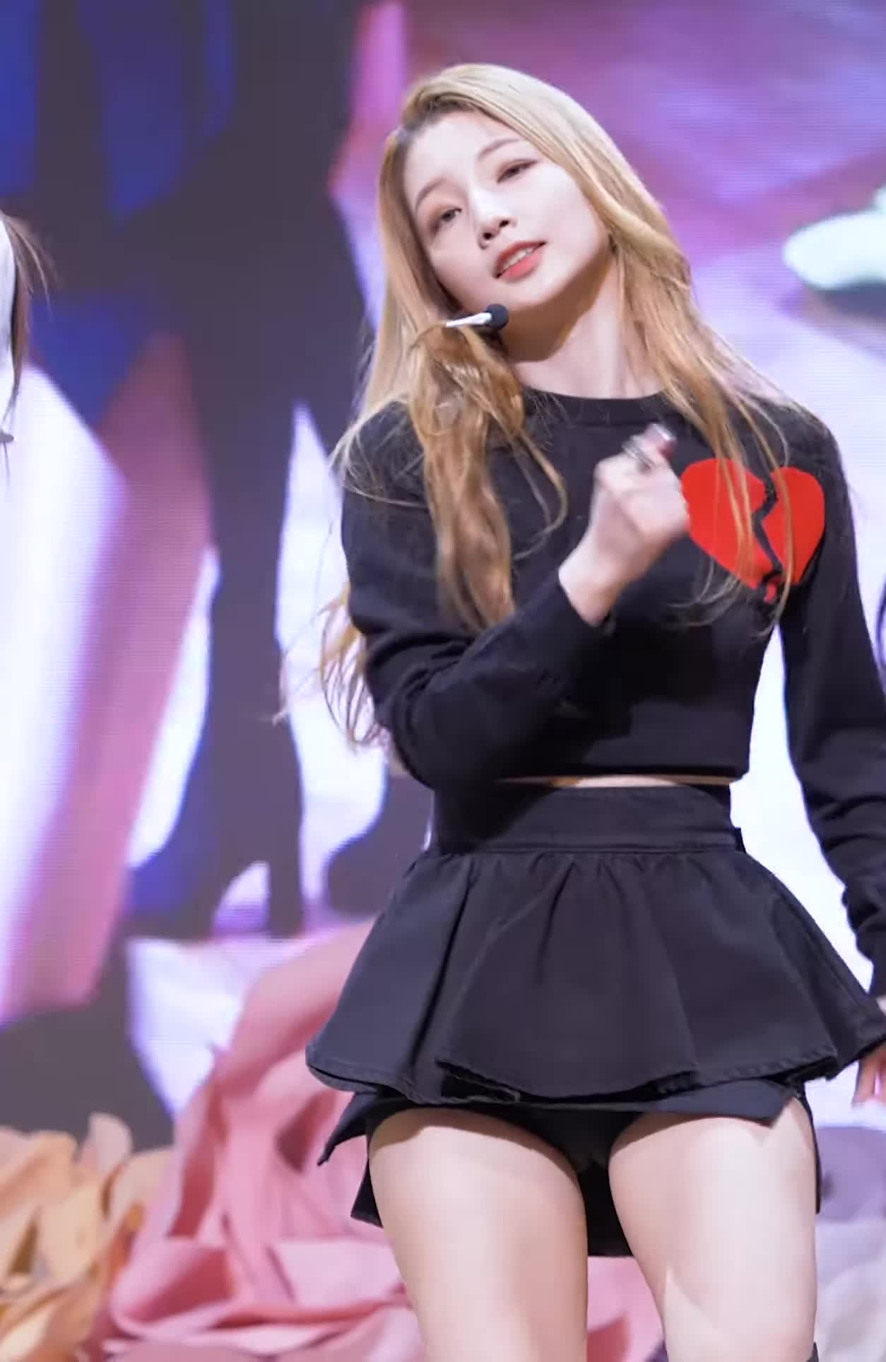 Rocket Punch - Yeonhee | Scrolller