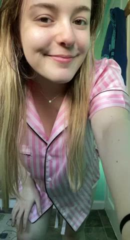 Hoping to get some dicks hard today! | Scrolller