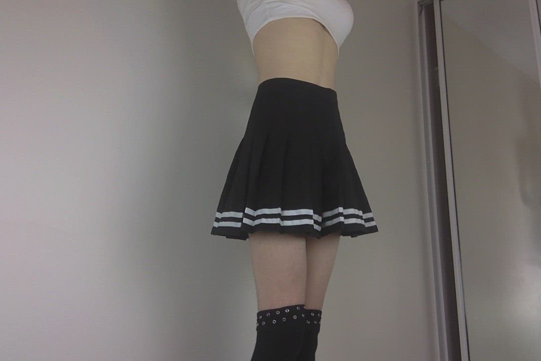 Do you like my hips? | Scrolller