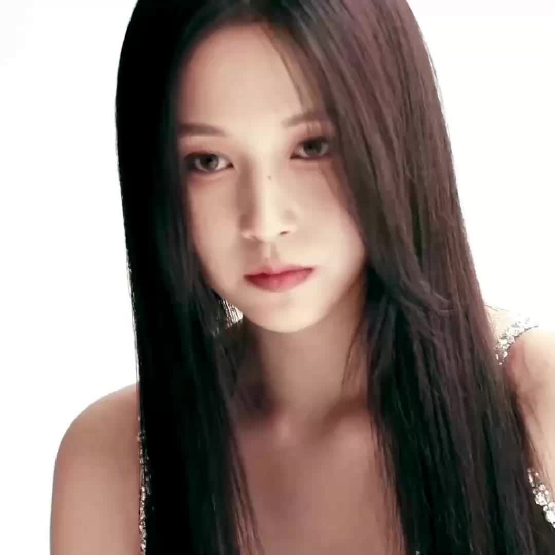 Mina - close up, Harper's Bazaar photoshoot | Scrolller