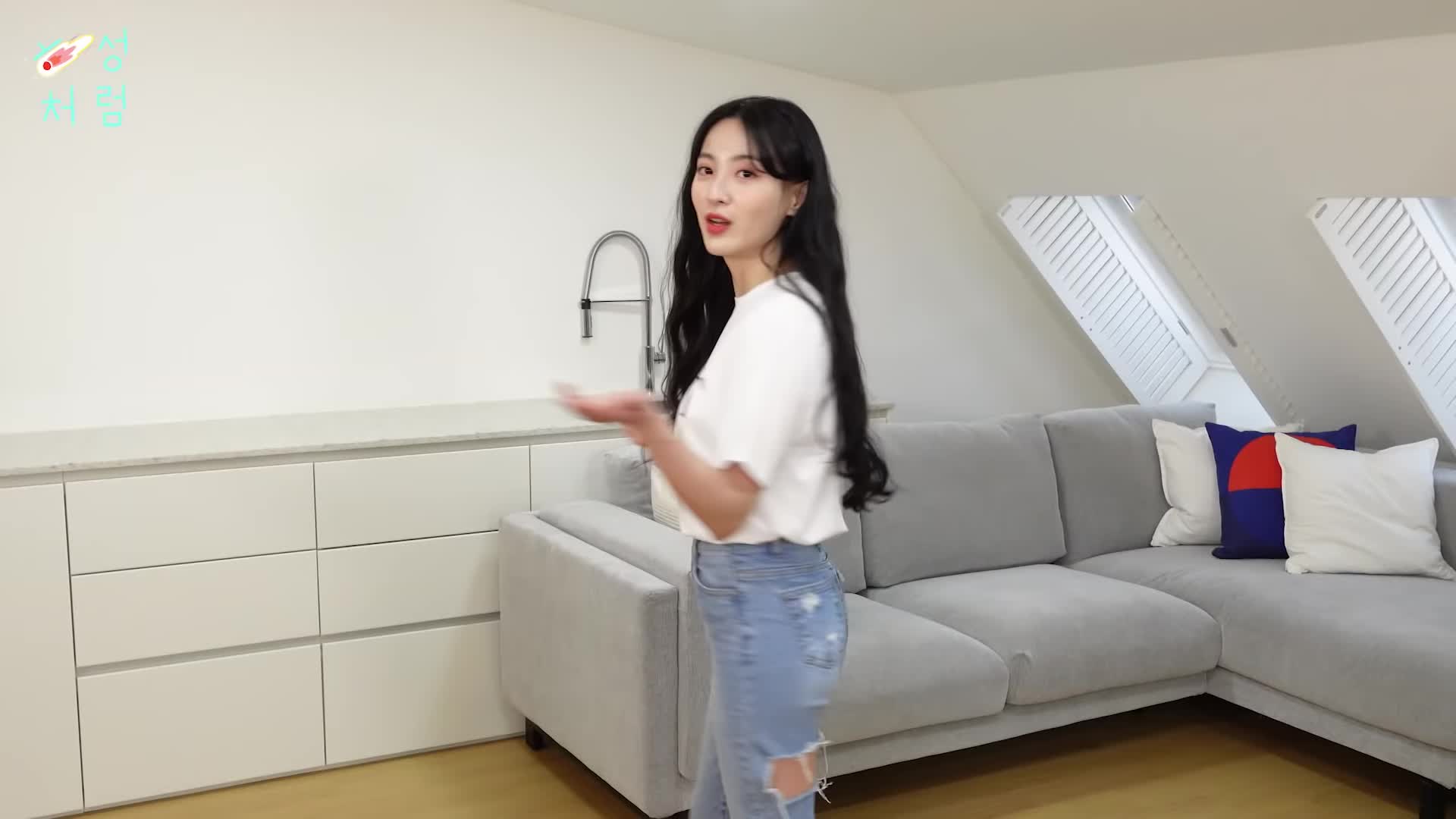 Jung Hyesung | Scrolller