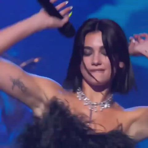 Dua Lipa | Scrolller