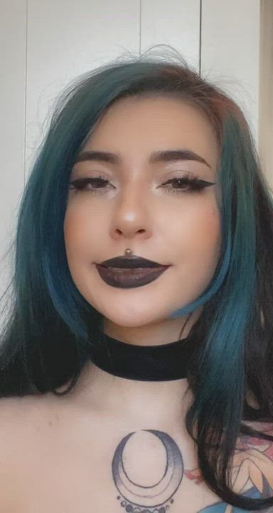 Hello guys, I’m here again🥵 | Scrolller