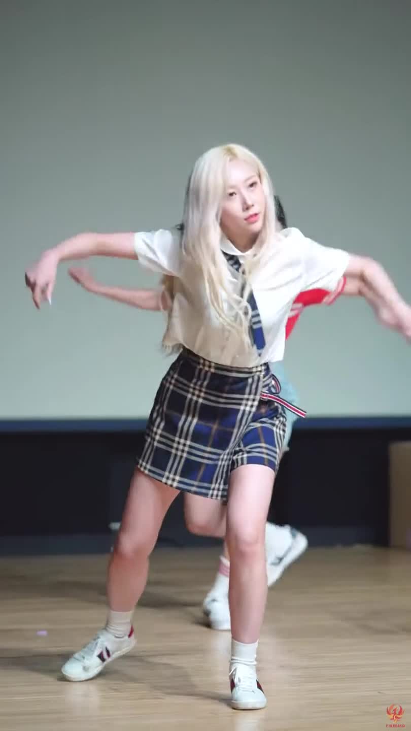 Handong's spin and kick | Scrolller