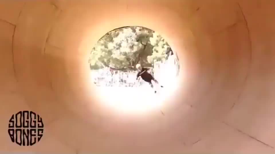 Never go Full Circle! | Scrolller