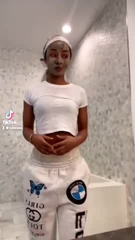 Rubi Roes does the buss it challenge | Scrolller