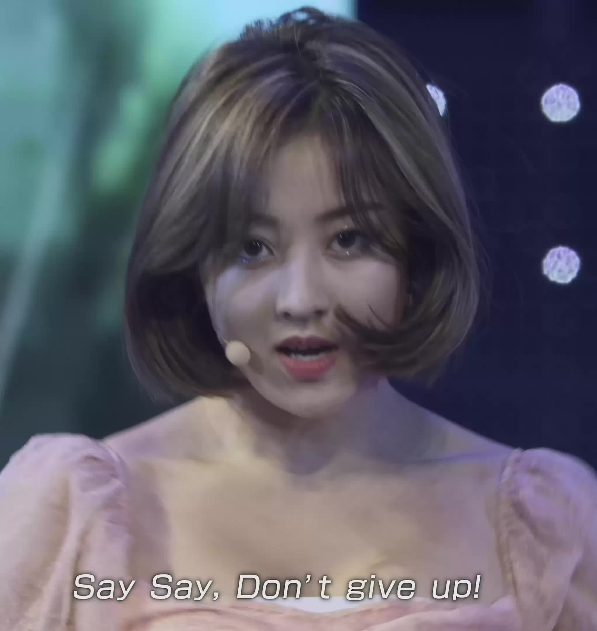 Jihyo - close up, pink dress, breakthrough performance | Scrolller