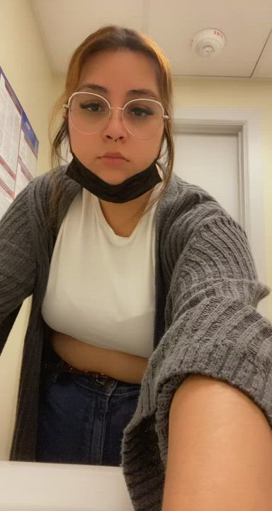 i love getting turned on by your messages at work 🥵 | Scrolller