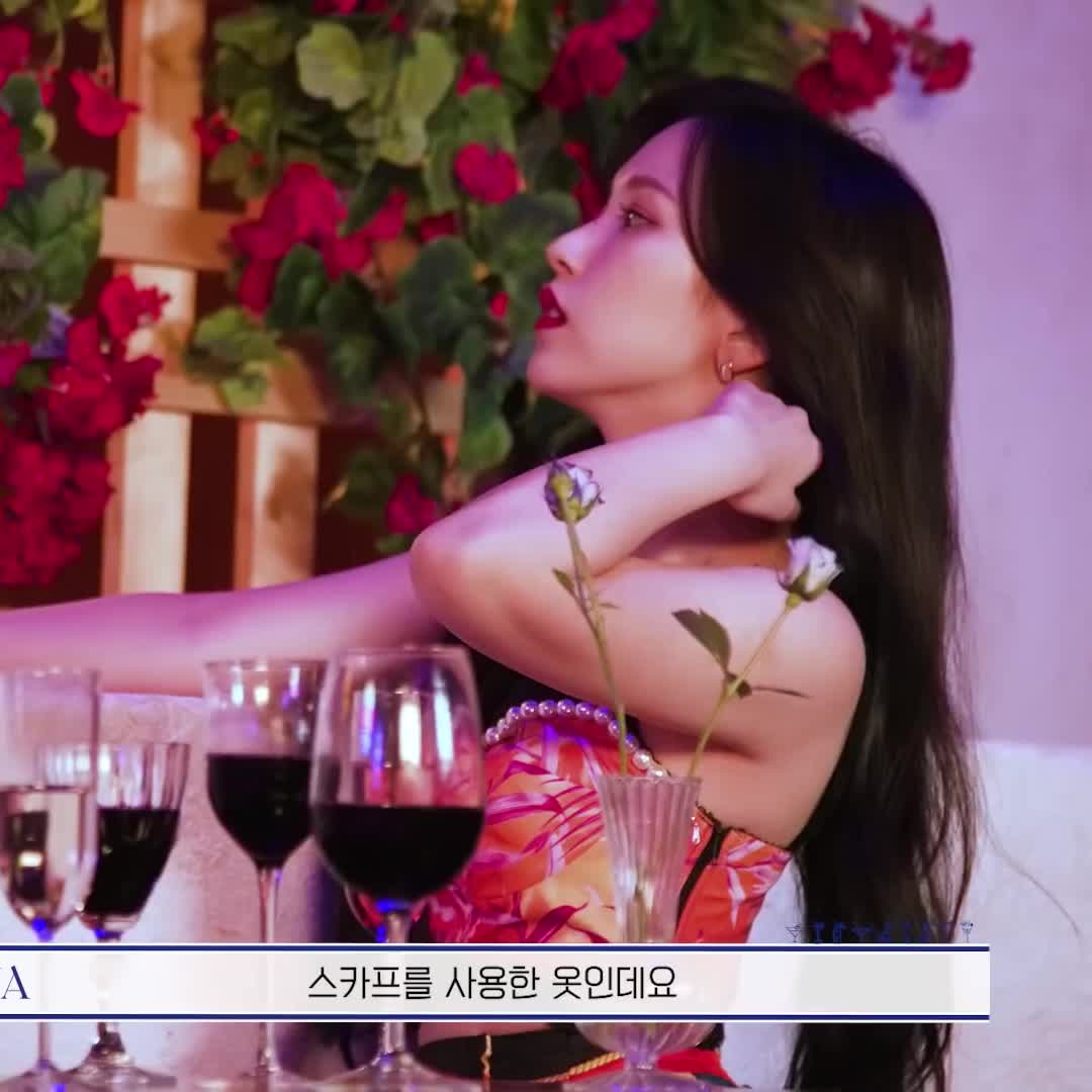 210615 - Stunning Mina | Scrolller