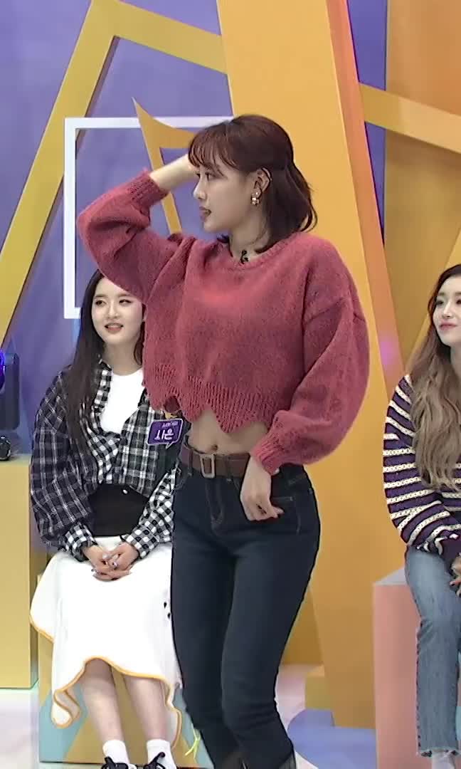 LOONA - Yves | Scrolller