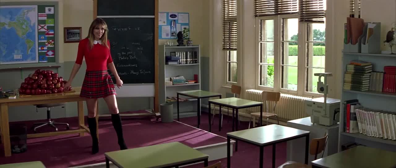 Elizabeth Hurley - Bedazzled | Scrolller