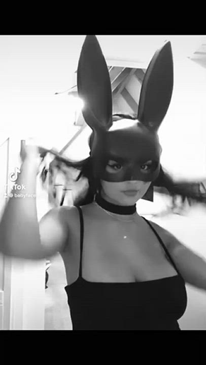 i’m funsized and busty 🙈 | Scrolller