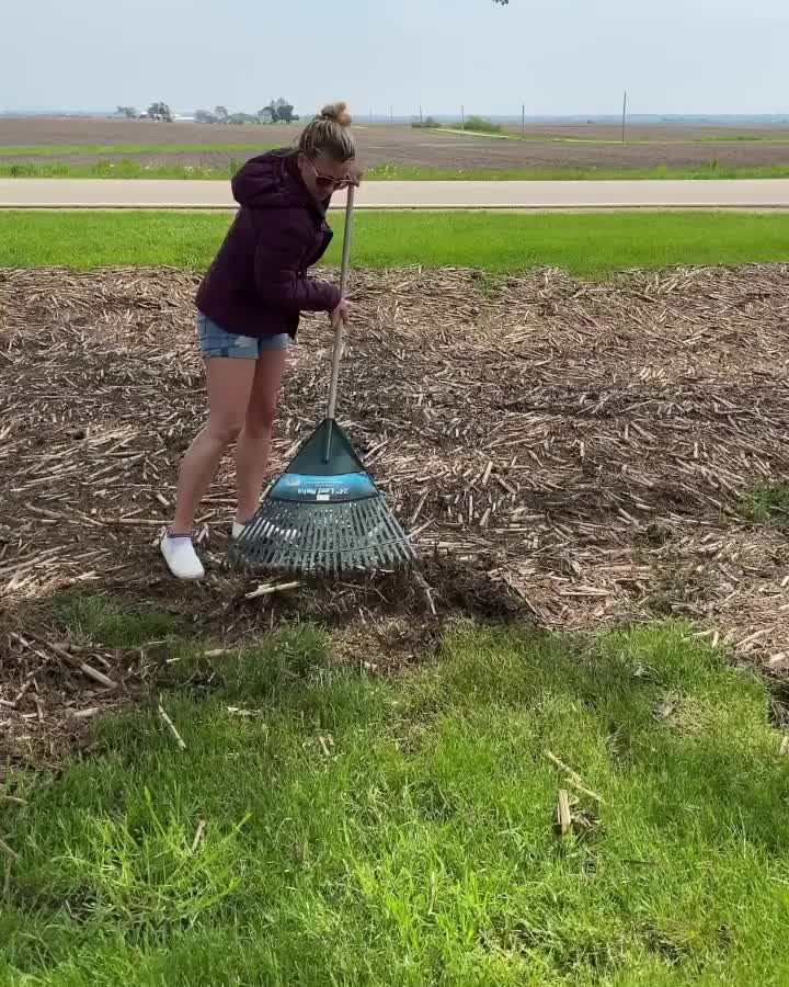 Using the Makita broom attachment | Scrolller