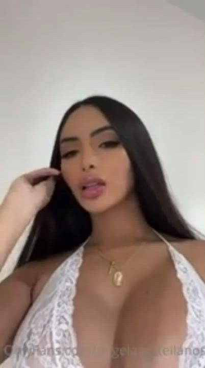 Check C0mments below for all her stuff | Scrolller