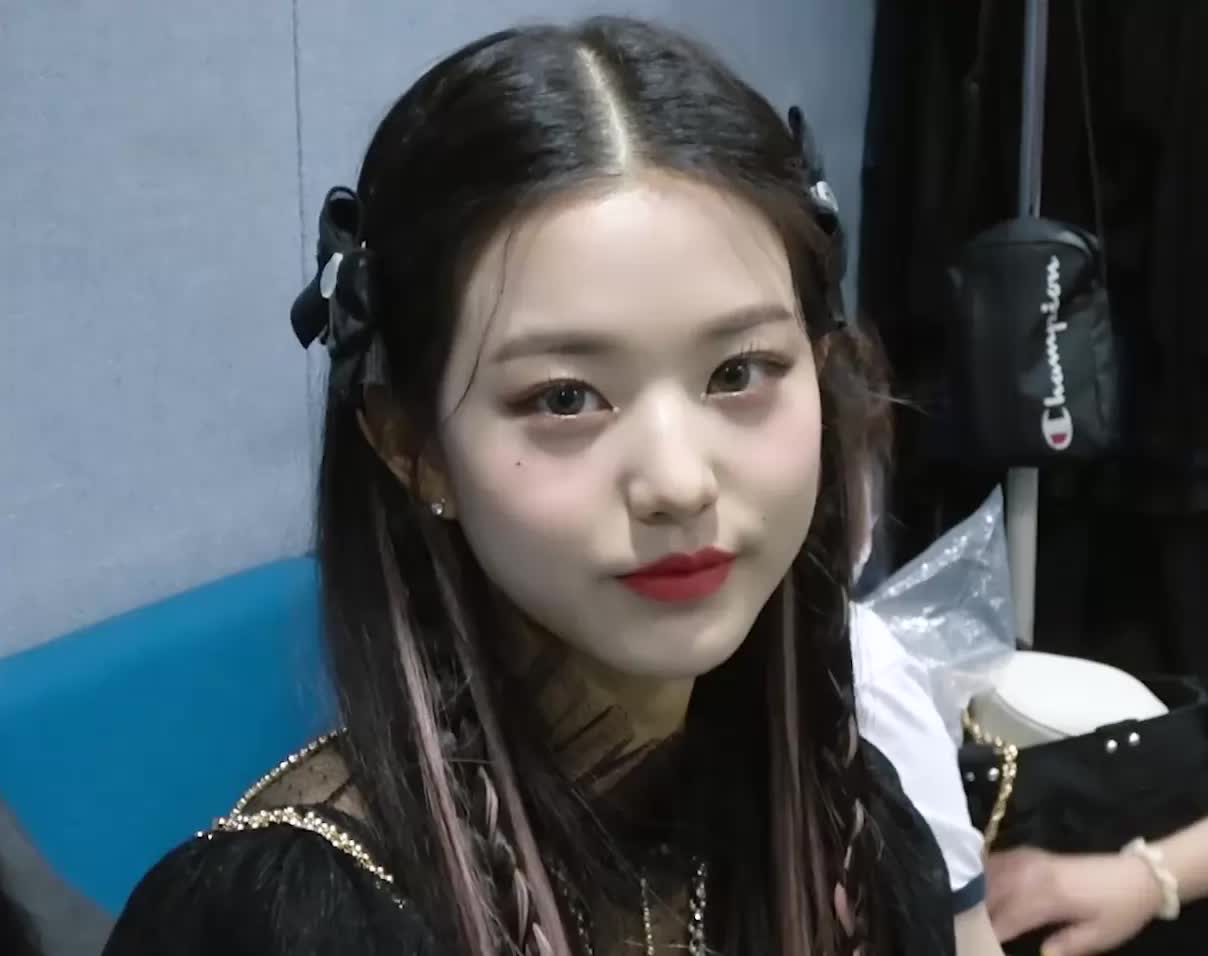 Wonyoung (200907 ENOZI CAM EP.68) | Scrolller