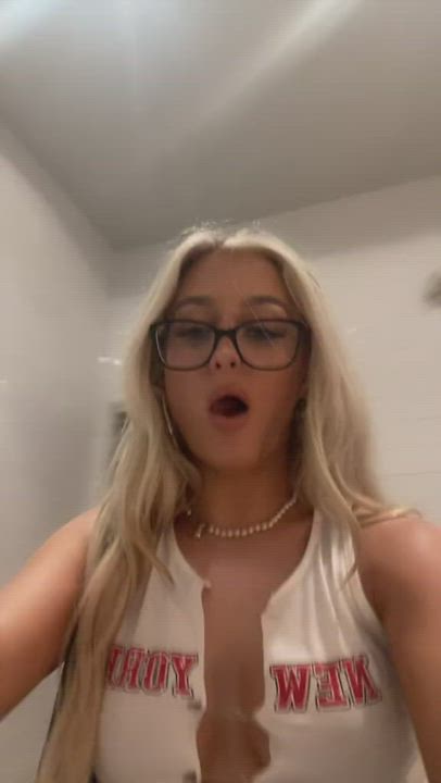 PAWG in Jean Shorts | Scrolller