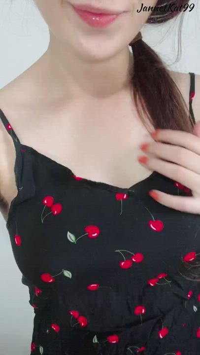 Sundresses are great because no bra is requiered [OC] | Scrolller