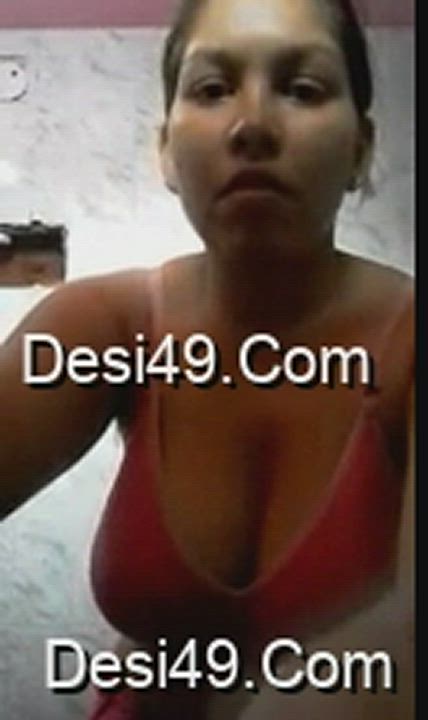 Hot Beautiful desi teen Showing Melons and Bathing [Must watch] Link in comments | Scrolller