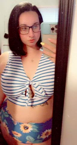 Need attention | Scrolller