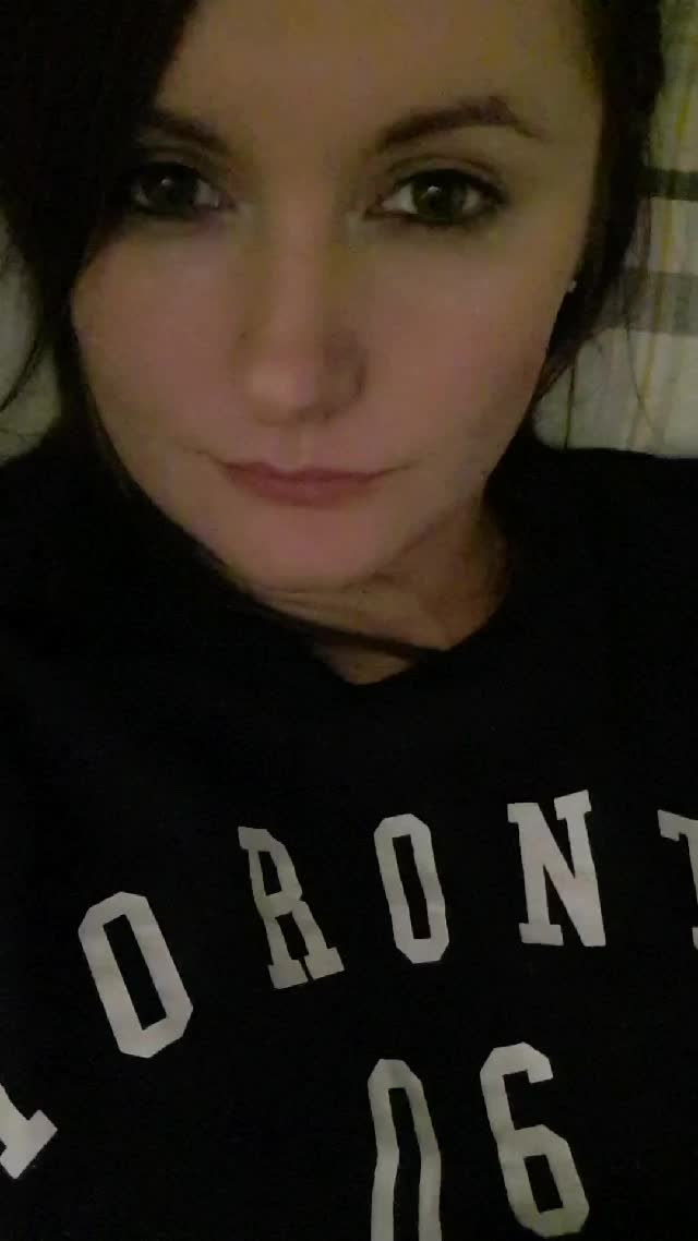 I can't tell you how much I just wanted to dip my finger in (f) 29 | Scrolller