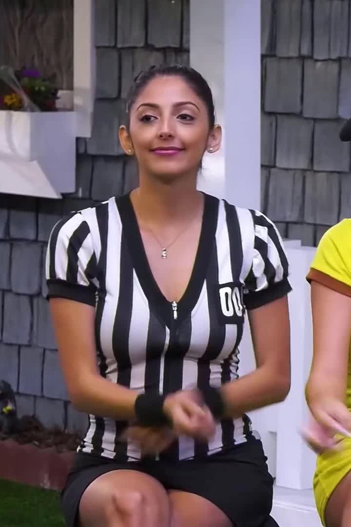 Tiff as a fine ass referee. Damn | Scrolller