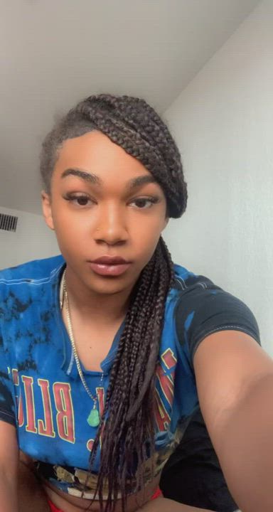 Uncut princess 👸🏽👑 | Scrolller